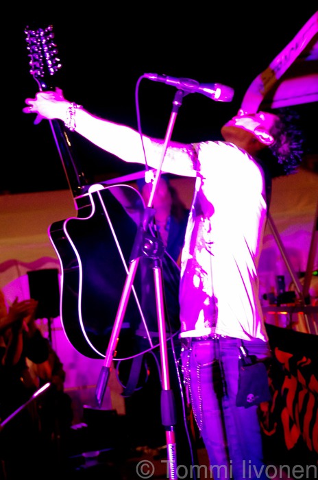 Biografia :: Tommy Huovinen kotisivut